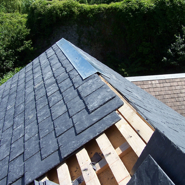 Faîtage simple à 90° prePatina ardoise Eco Zinc Rheinzink avec pinces ...