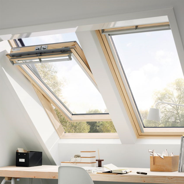 Fenêtre Velux GGL MK04 vitrage Standard - Finition ClearFinish bois ...